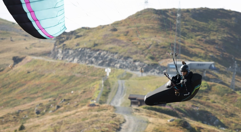 Niviuk Hawk - Red Tail Paragliding