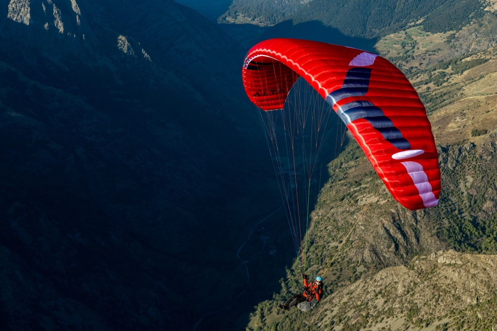 Ozone Alta - Red Tail Paragliding